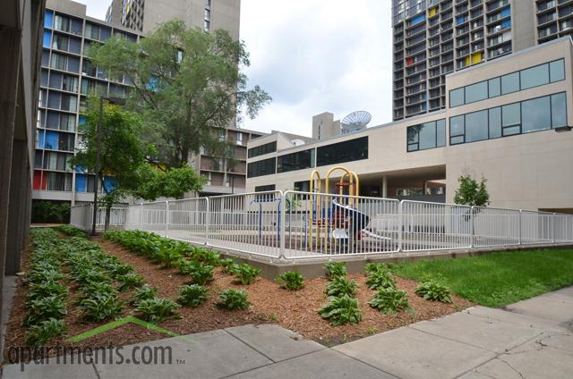 Riverside Plaza Apartments, Minneapolis MN - Walk Score